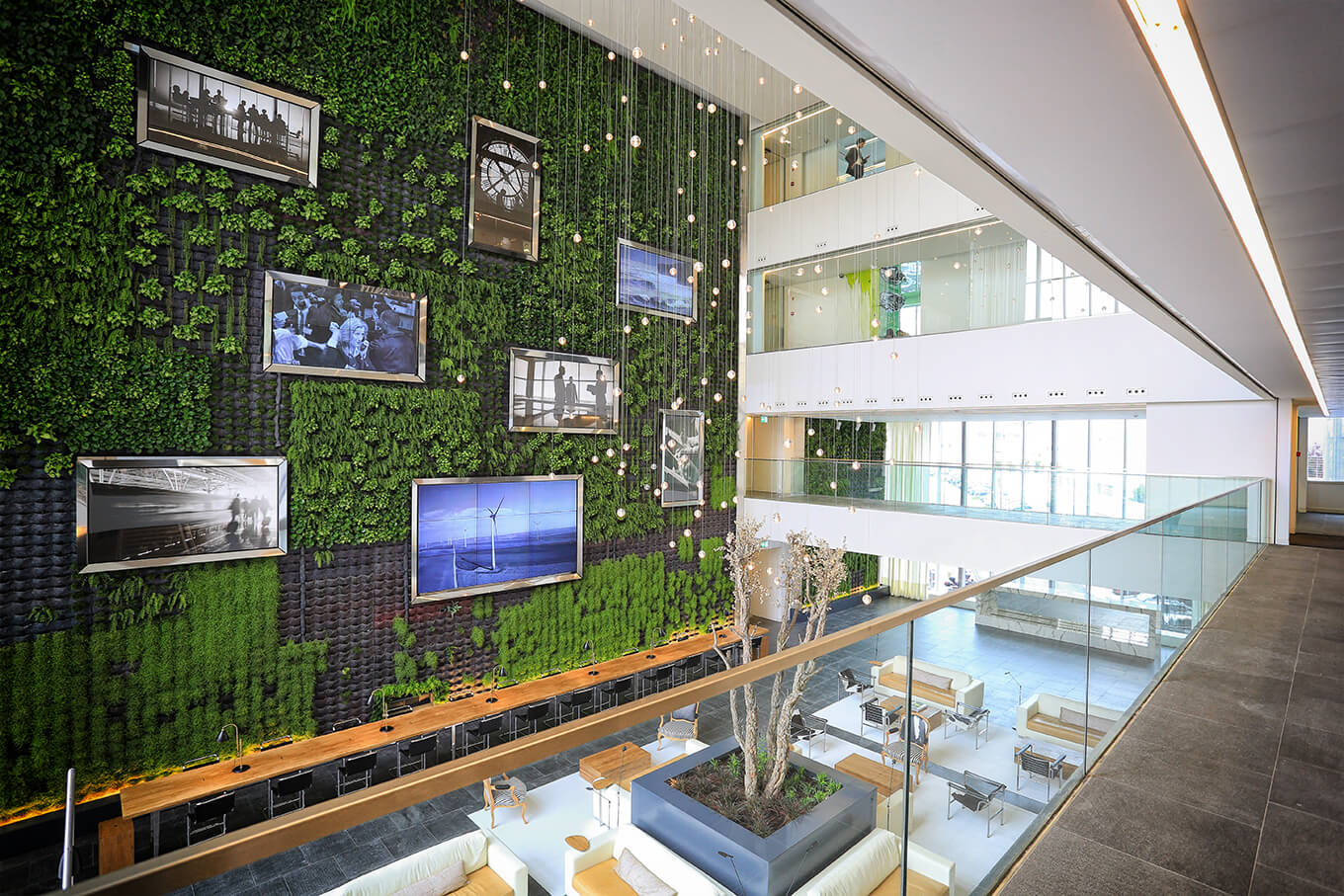 DELOITTE HEADQUARTERS - BACH